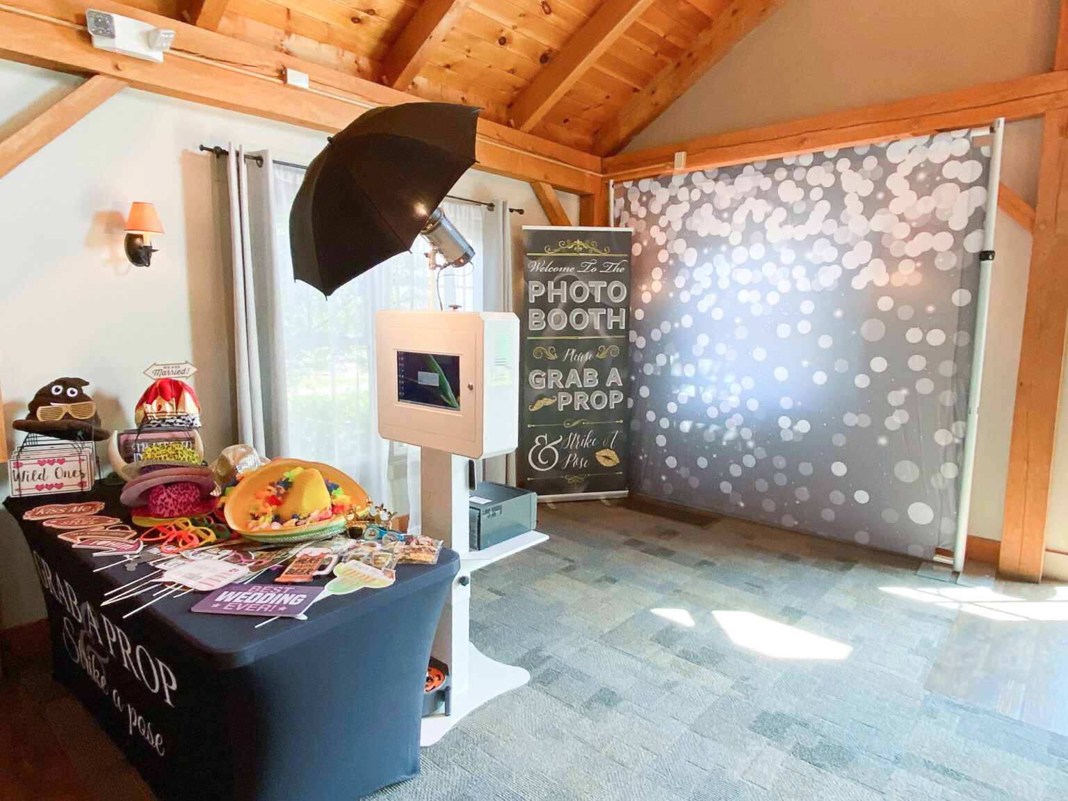 Massachusetts Photo Booth Rentals - Champagne Toast DJs